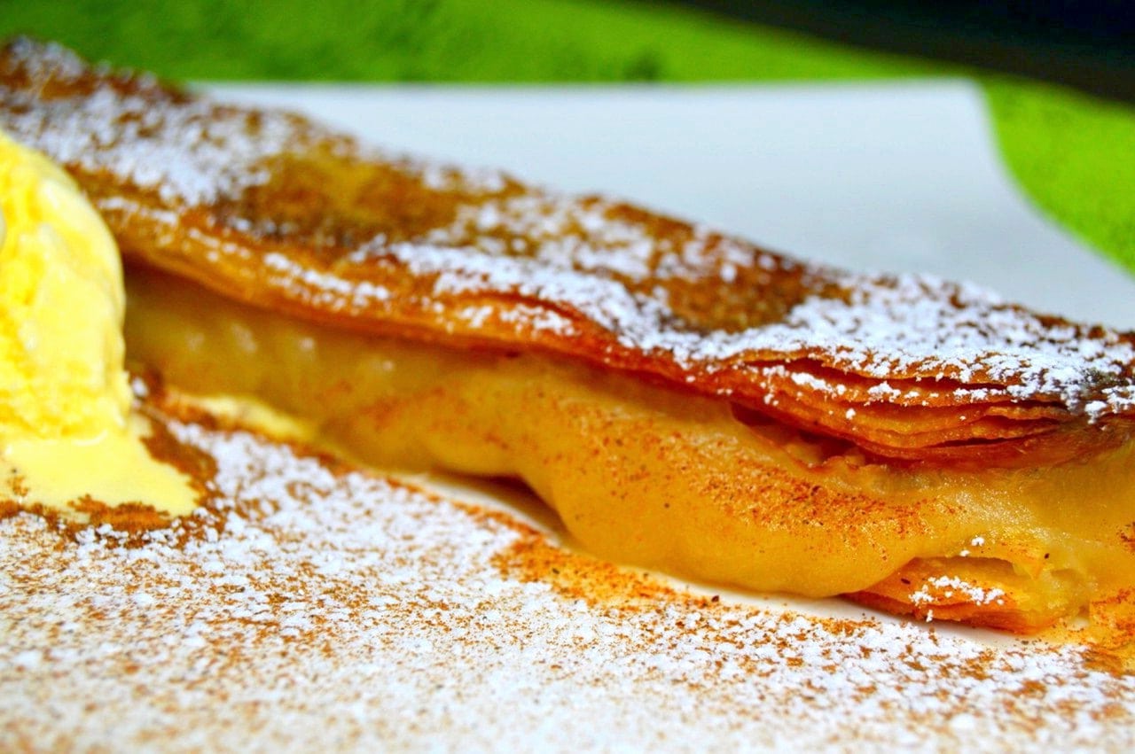 Crocante de Maçã e Canela com Vinho do Porto • Livro de Culinária