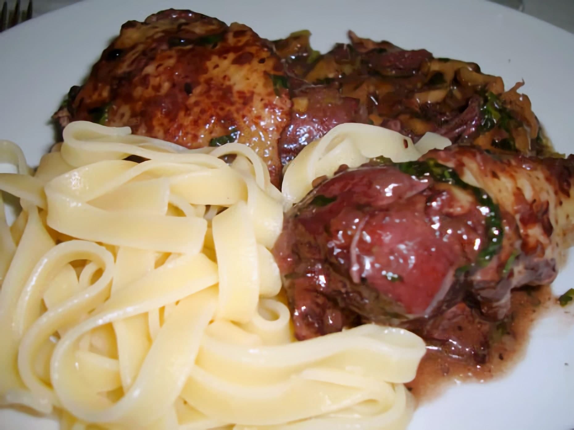 Frango do Campo com Vinho Tinto • Livro de Culinária