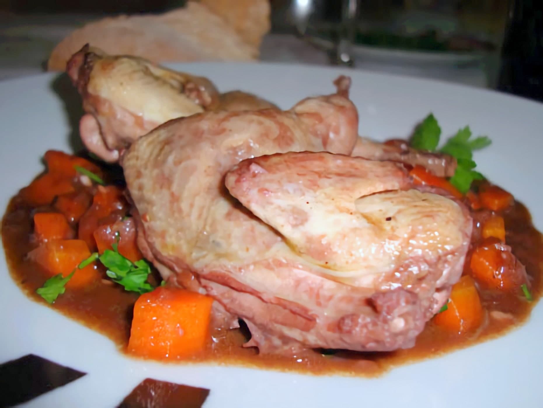 Codornizes com Molho de Chocolate • Livro de Culinária